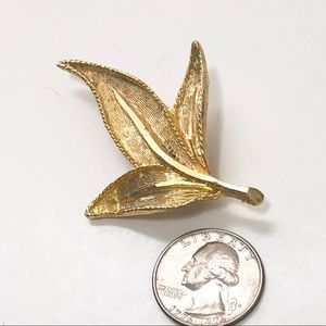 Jewelry | Gold Tone Leaf Brooch Pin | Poshmark